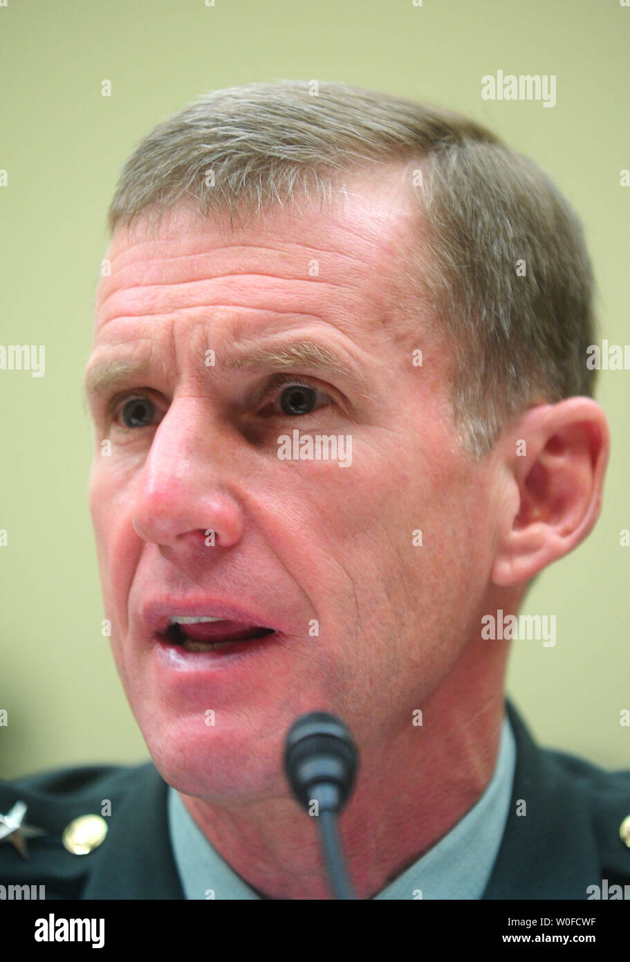 Gen stanley mcchrystal hi-res stock photography and images - Alamy