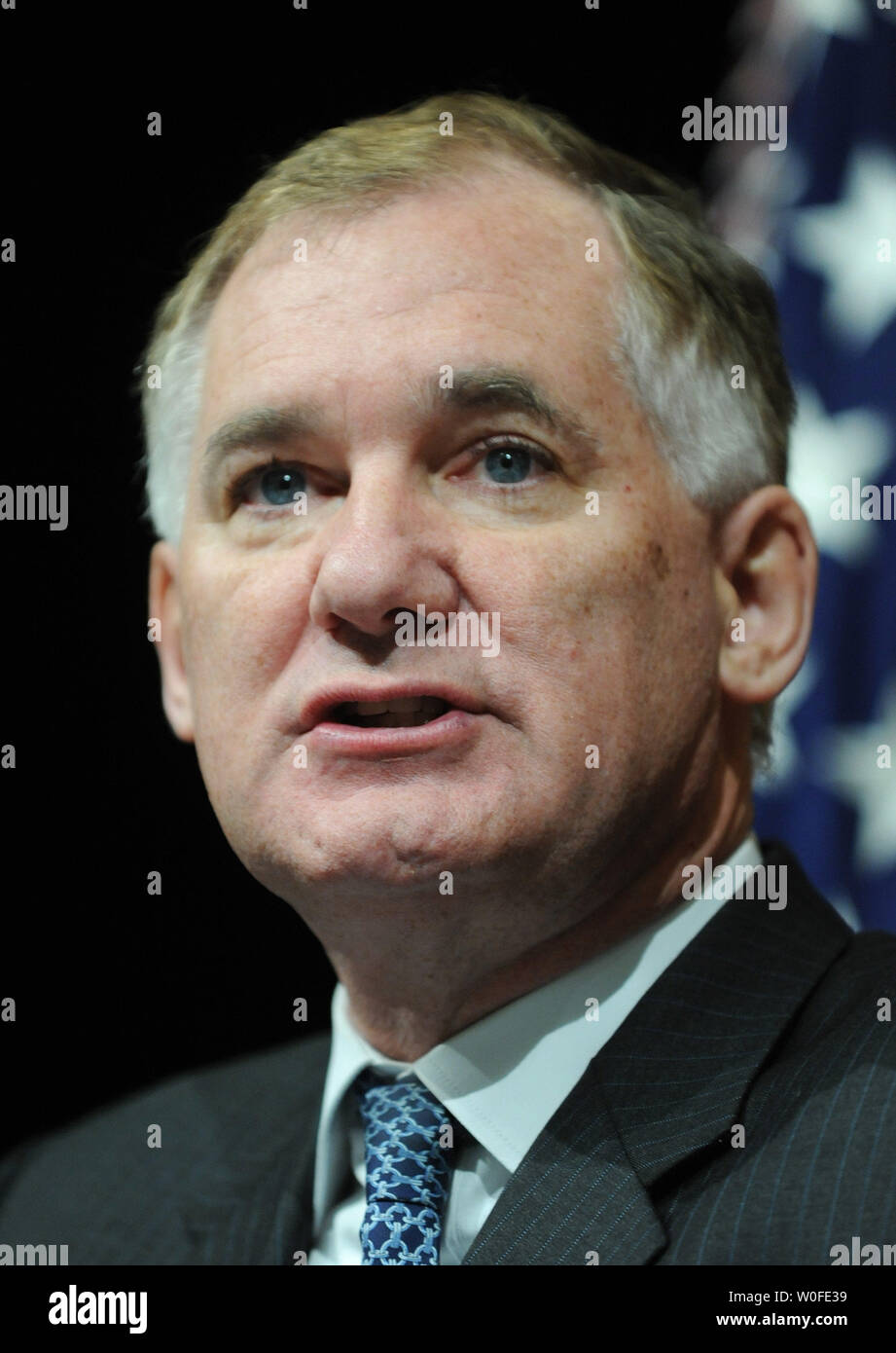 Deputy Secretary of Defense William J. Lynn III speaks at a Change of ...