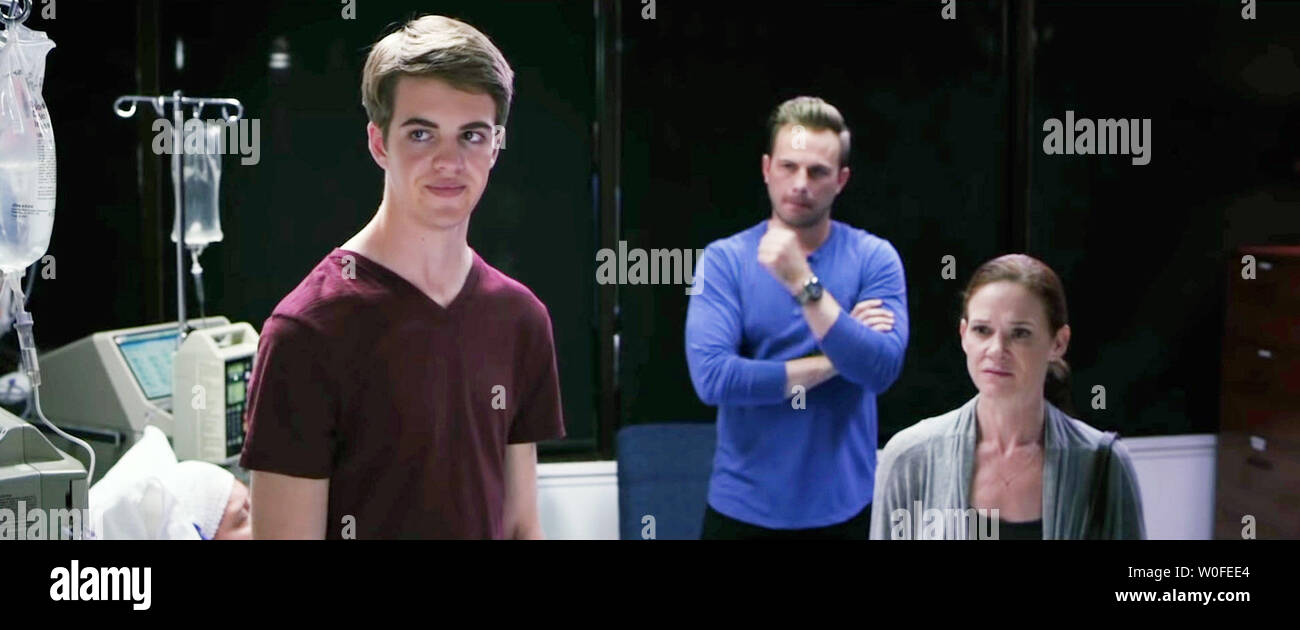 ROUND OF YOUR LIFE, from left: Evan Hara, Tim Ogletree, Katherine Willis, 2018. © Ammo Content ...