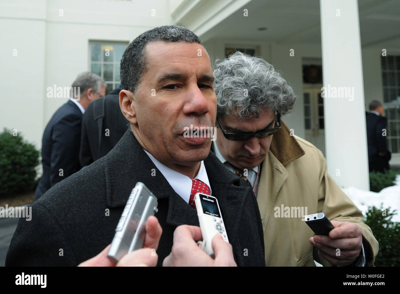 New York Gov. David Paterson speaks to the press outside the West Wing ...