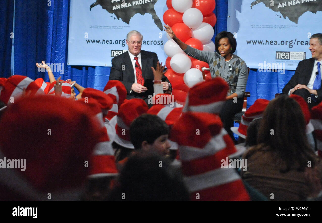 Dr suess books hi-res stock photography and images - Alamy