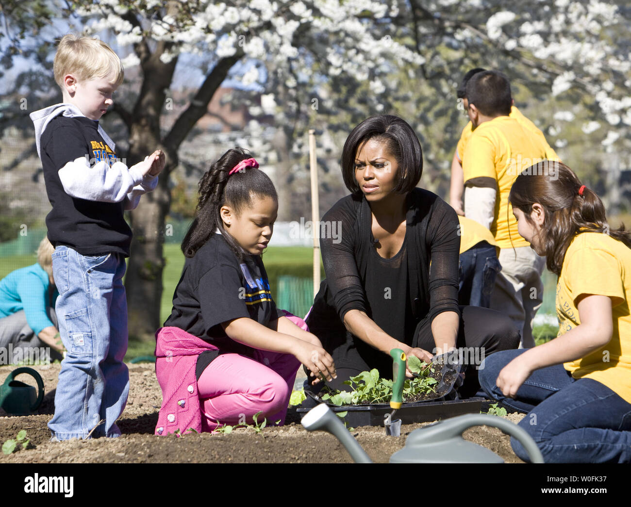 Michelle obama white house garden hi-res stock photography and images ...