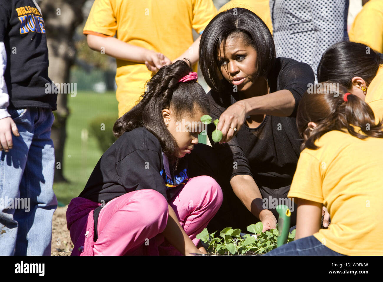 Michelle obama white house garden hi-res stock photography and images ...