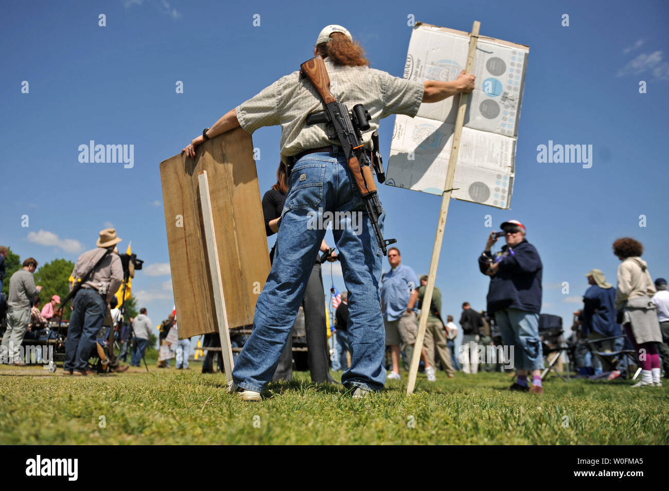 Open carry assault rifle hi-res stock photography and images - Alamy