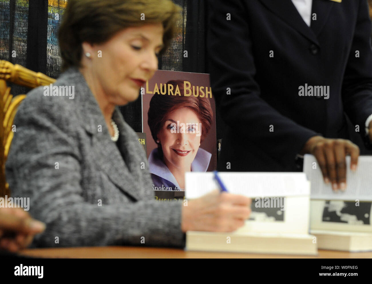 Books a million hi-res stock photography and images - Alamy