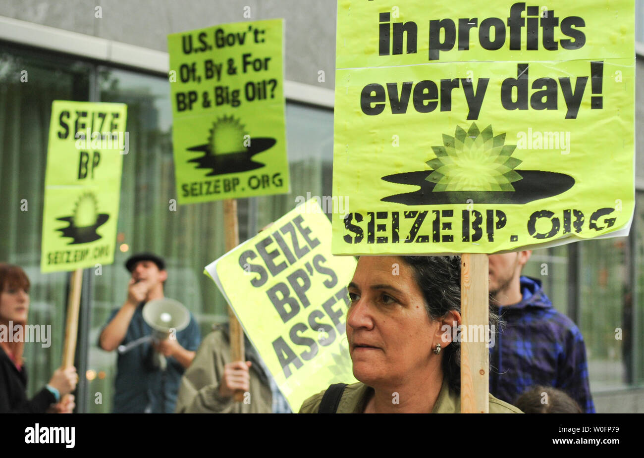 Bp deepwater horizon disaster protest hi-res stock photography and ...