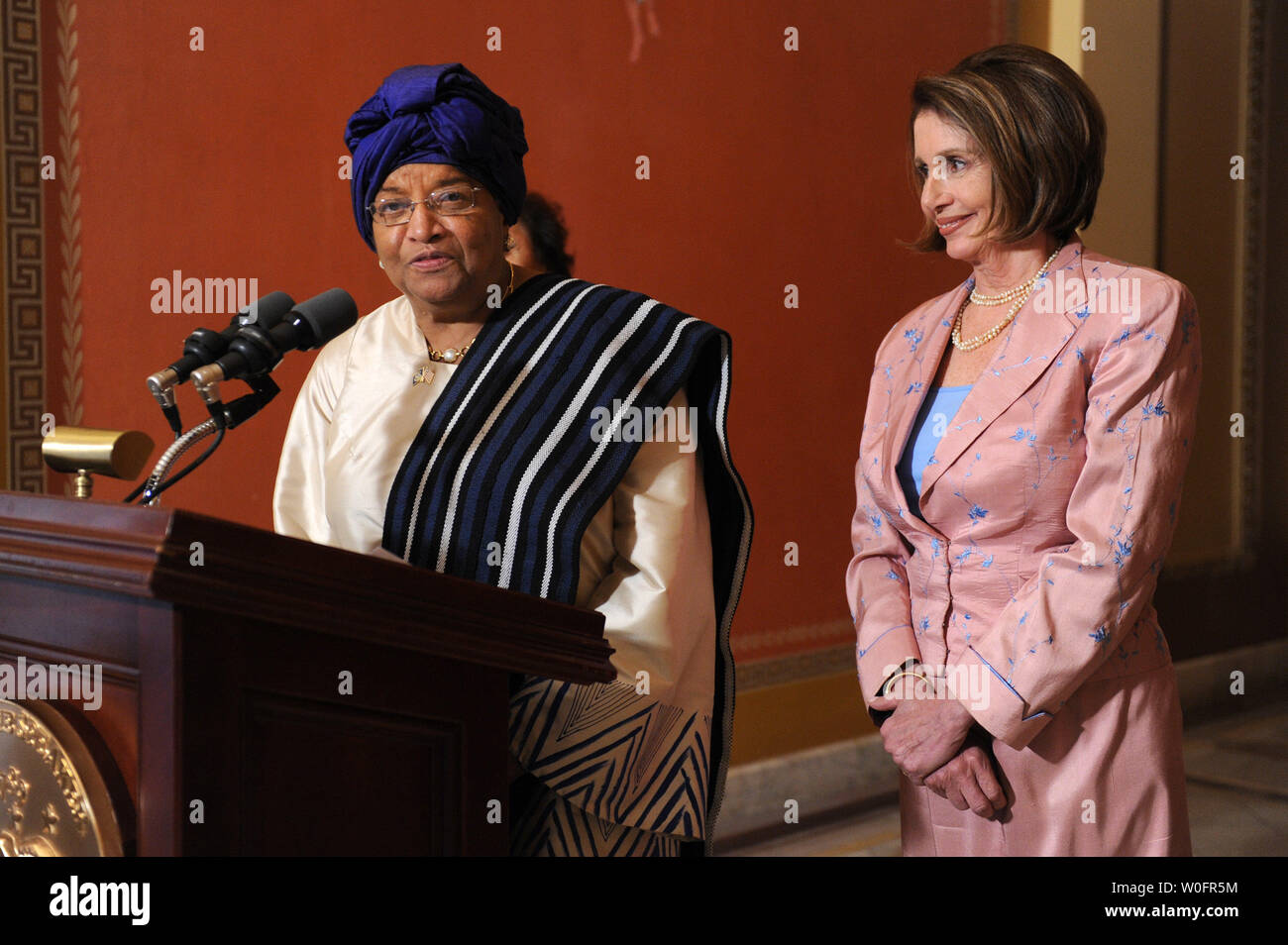 Liberian President Ellen Johnson Sirleaf (L) speaks alongside Speaker ...