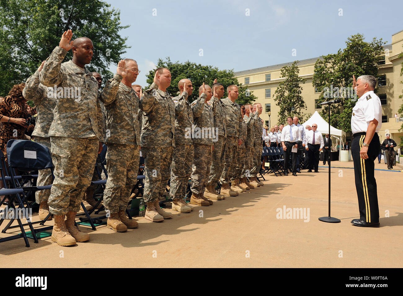 U.S. Army soldiers are sworn in by Gen. George Casey, Chief of Staff of ...