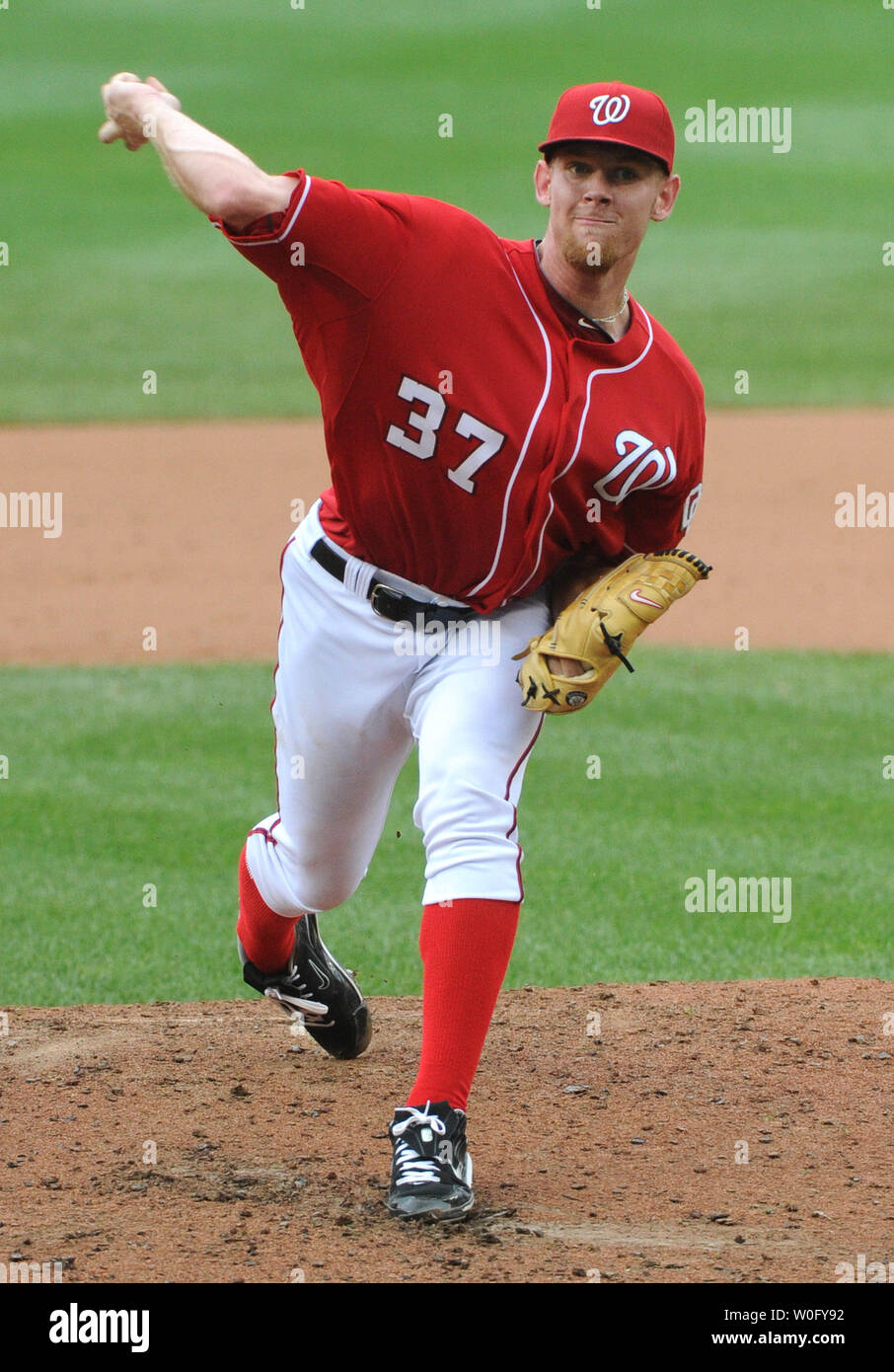 Washington Nationals' pitcher Stephen Strasburg pitches against the ...