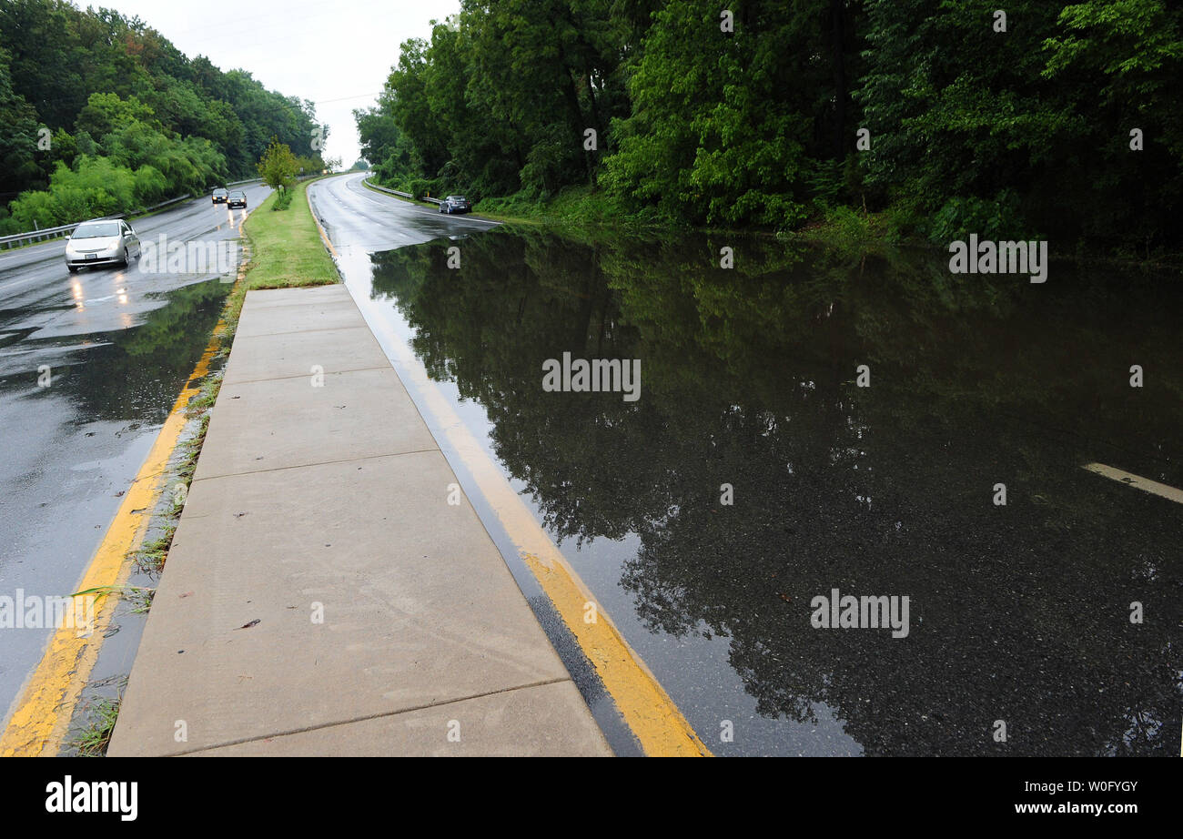 Heavy rain flooding metro hi-res stock photography and images - Alamy