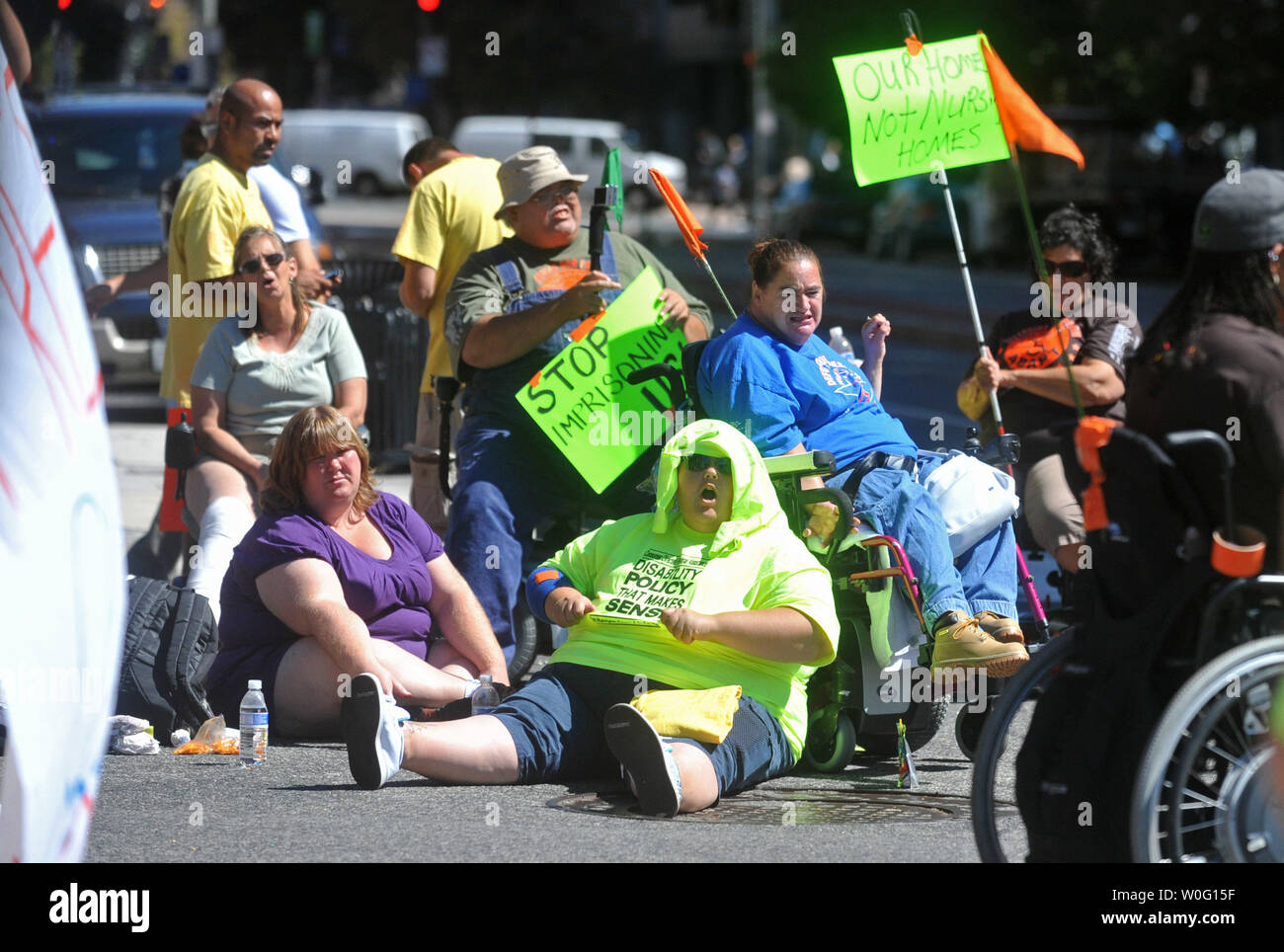 Disability rights protest white house hi-res stock photography and ...