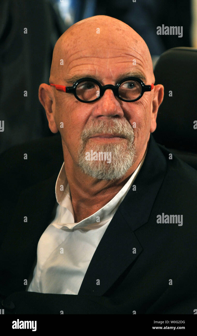 Chuck close hi-res stock photography and images - Alamy
