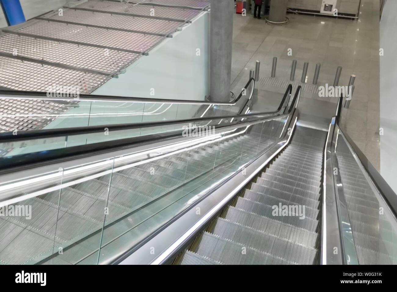 Escalator side view up down hi-res stock photography and images - Alamy
