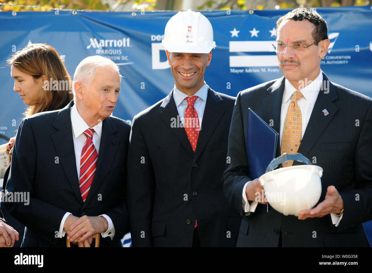 Outgoing ceo hi-res stock photography and images - Alamy