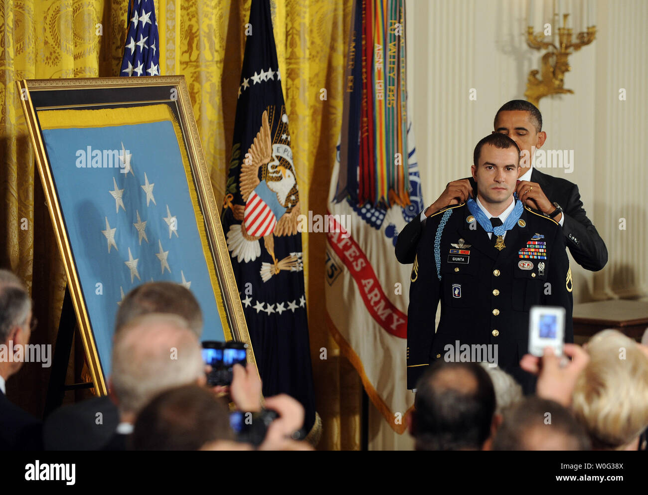U.S. President Barack Obama awards Staff Sergeant Salvatore Giunta, U.S ...
