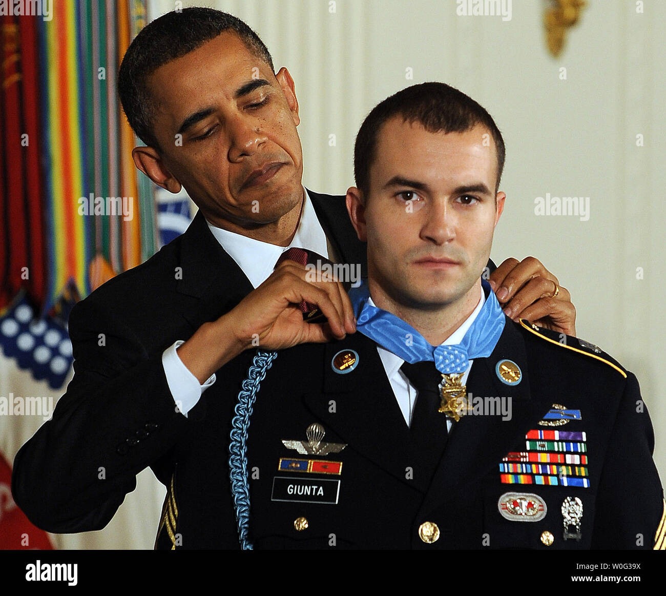 U.S. President Barack Obama awards Staff Sergeant Salvatore Giunta, U.S ...