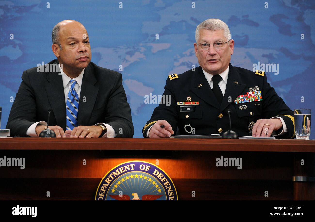 Gen. Carter Ham (R) and Jeh Johnson, co-chairmen of the CRWG, discusses ...