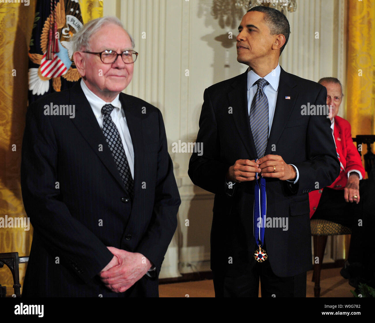 Warren buffet hi-res stock photography and images - Alamy