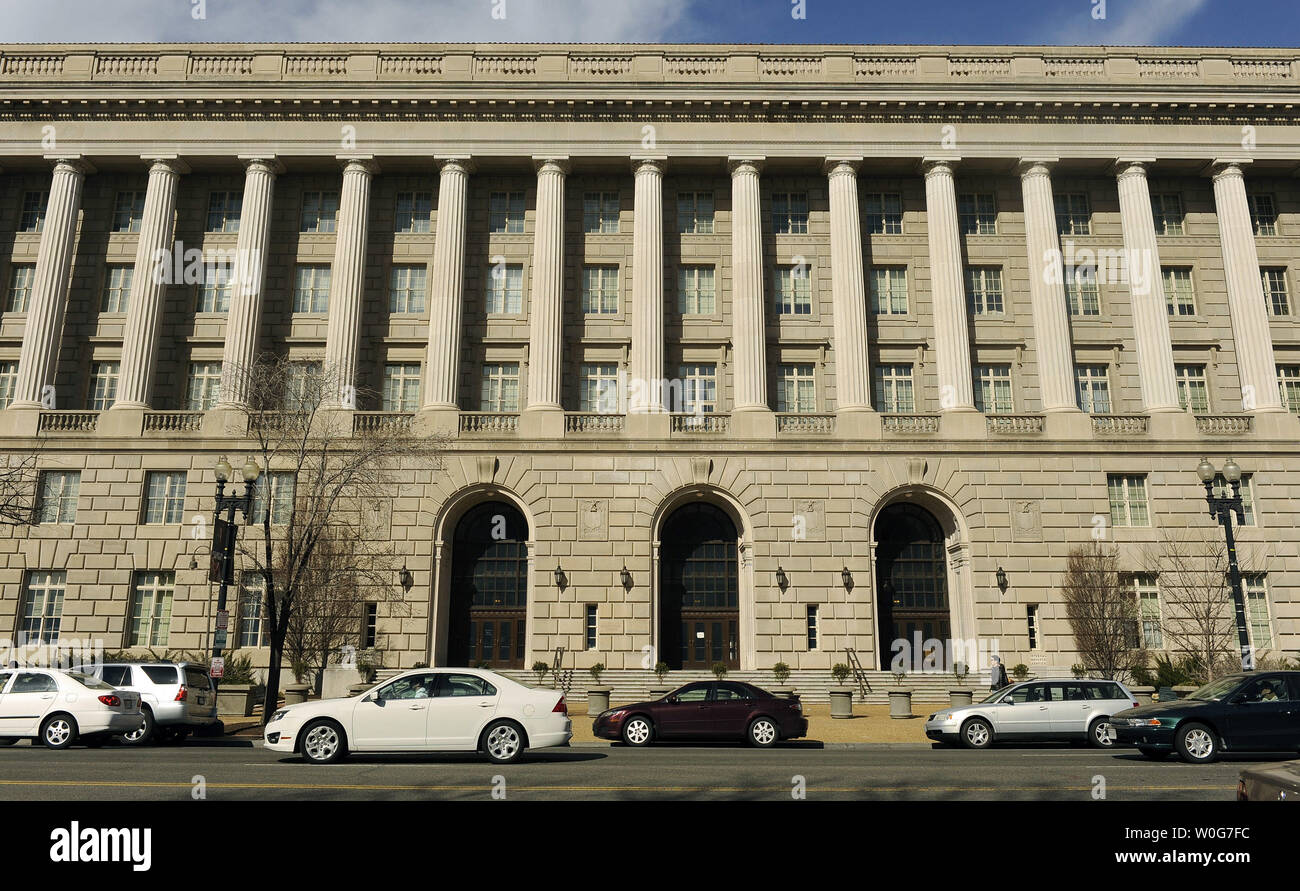 Internal revenue service building hi-res stock photography and images ...