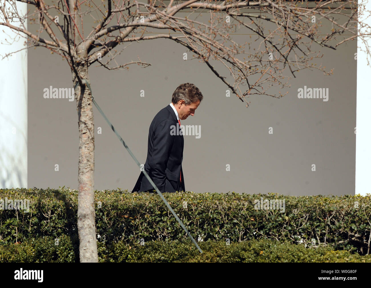 Treasury Secretary Timothy Geithner walks through the Rose Garden of ...
