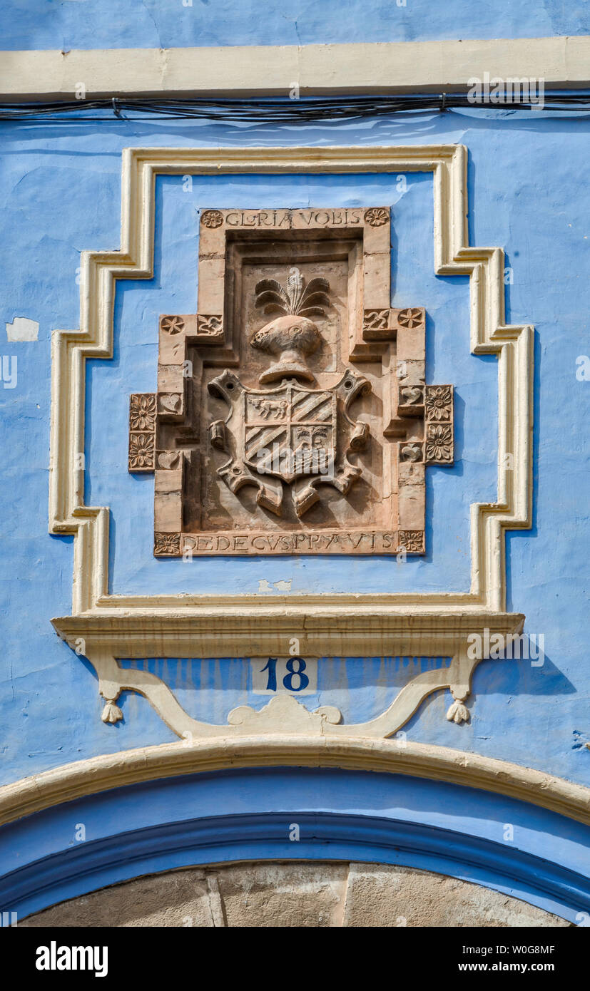 Family coat of arms at Casa de Los Navarro de Arzuriaga, Calle Azagra ...