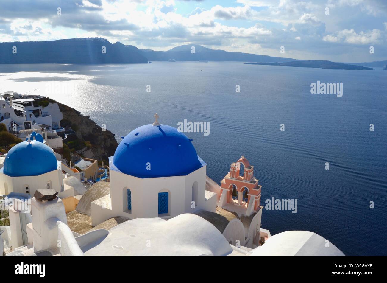 The iconic blue domes of Oia Santorini Stock Photo - Alamy