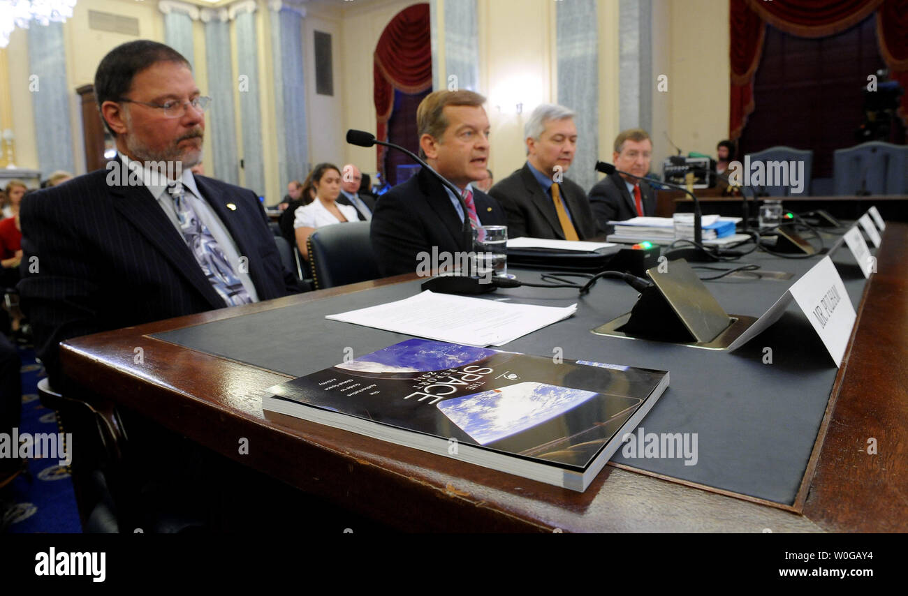 Astronaut elliot see hi-res stock photography and images - Alamy