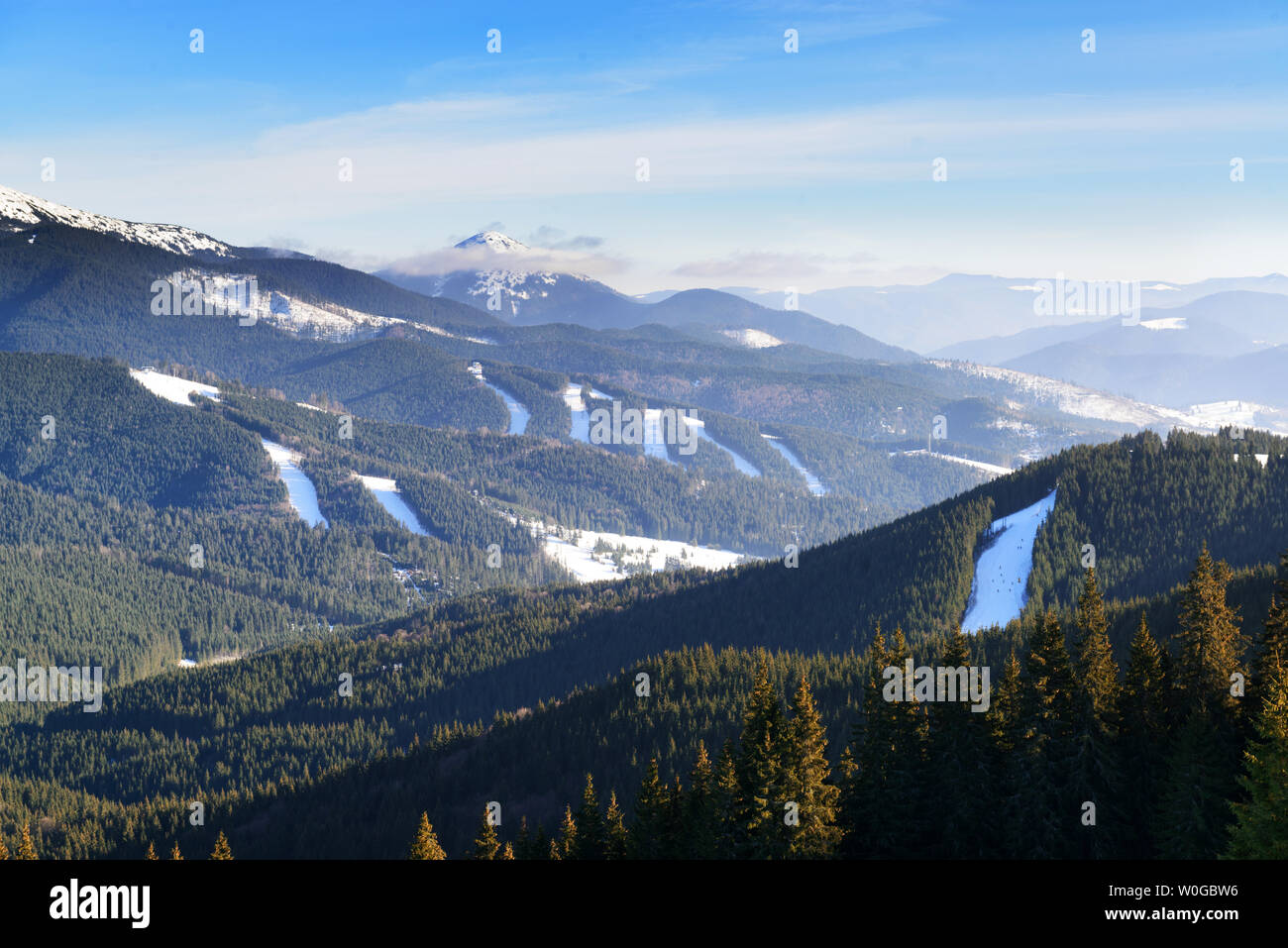 Slopes of the mountains hi-res stock photography and images - Alamy