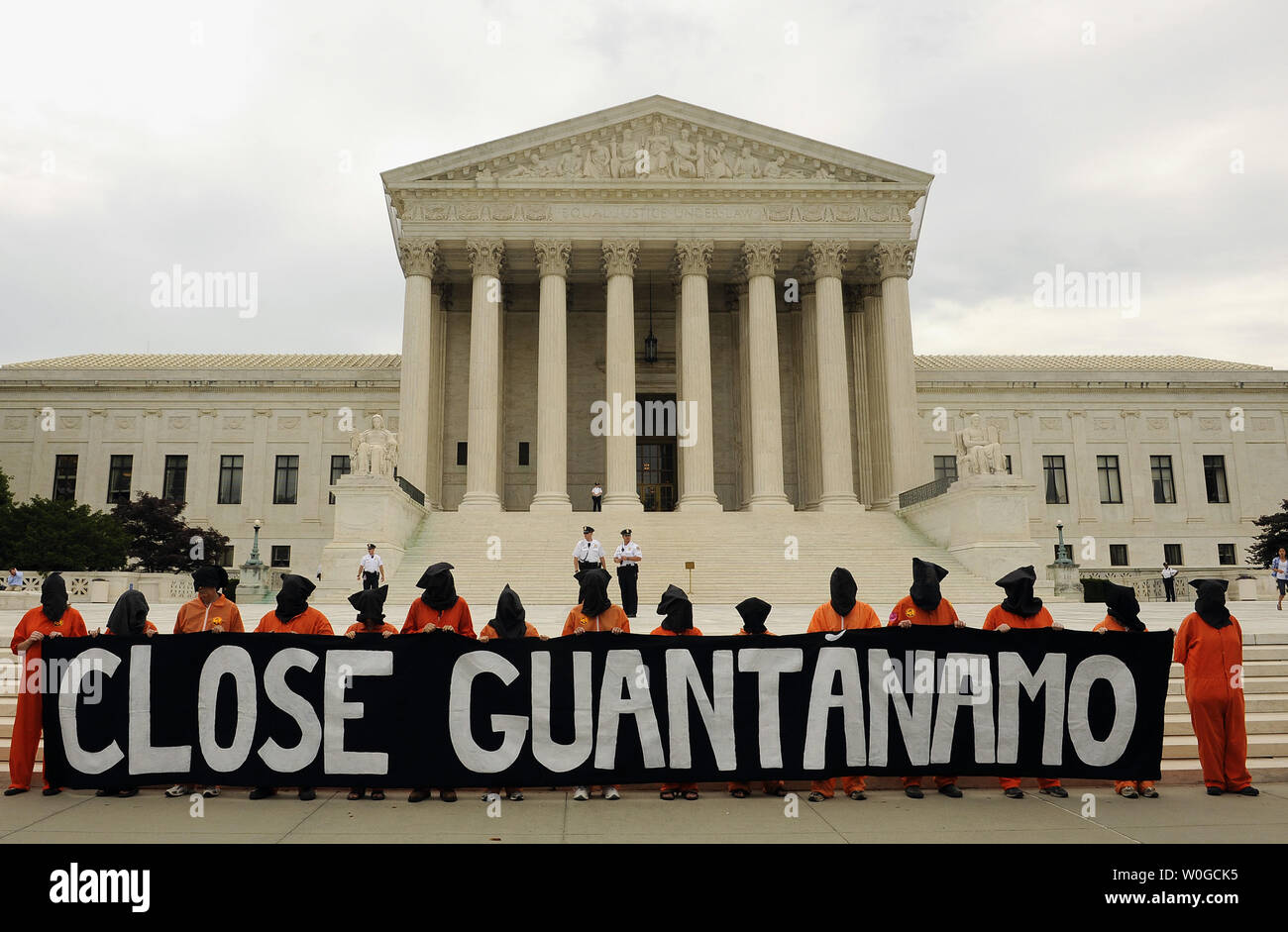 Amnesty international guantanamo hi-res stock photography and images ...