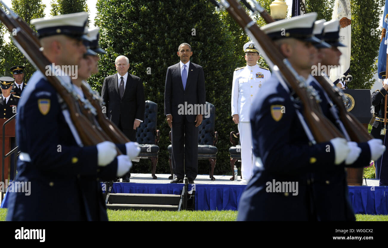 Secretary of Defense Robert Gates, U.S. President Barack Obama and ...