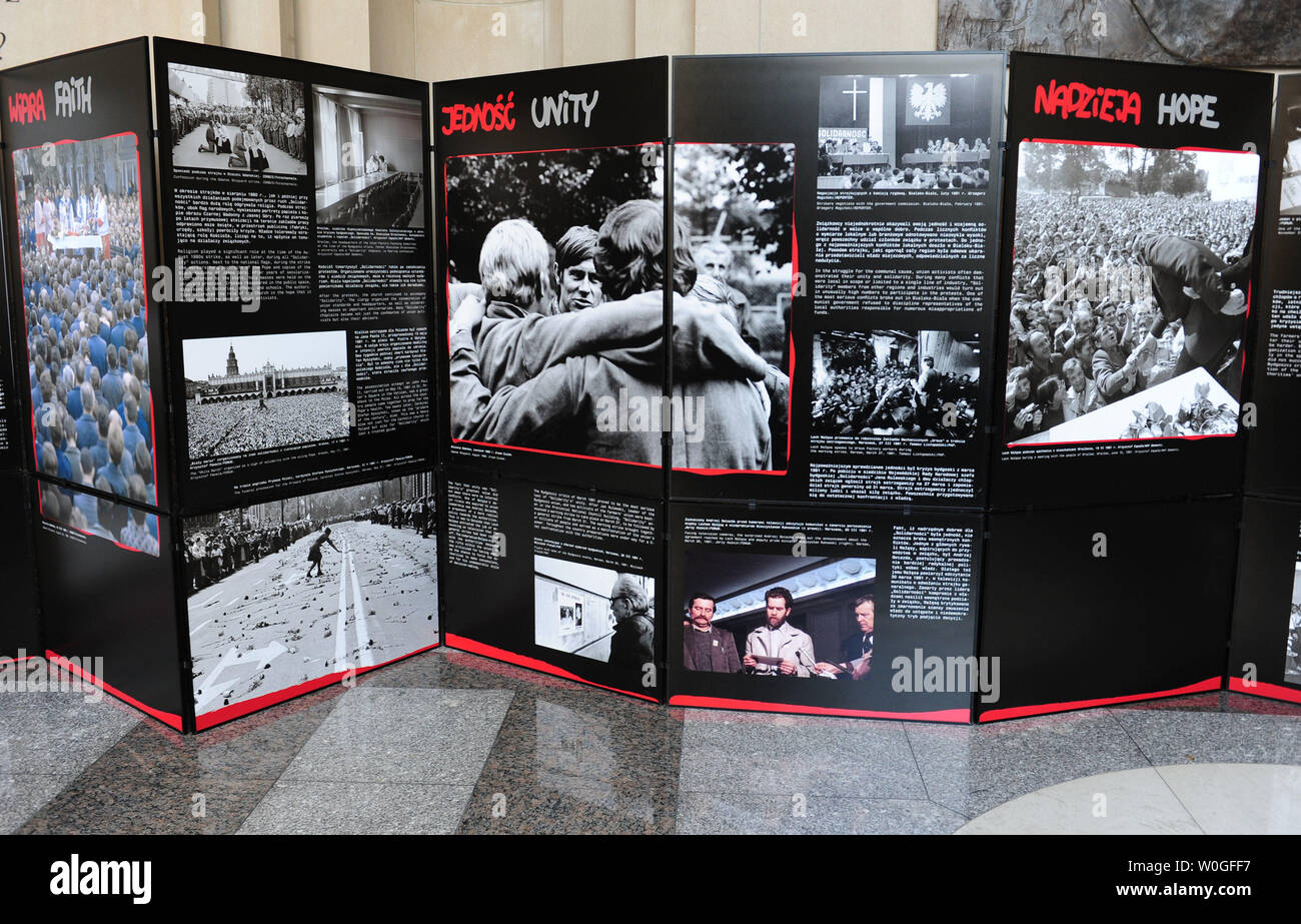 Solidarity poland 1980 hi-res stock photography and images - Alamy