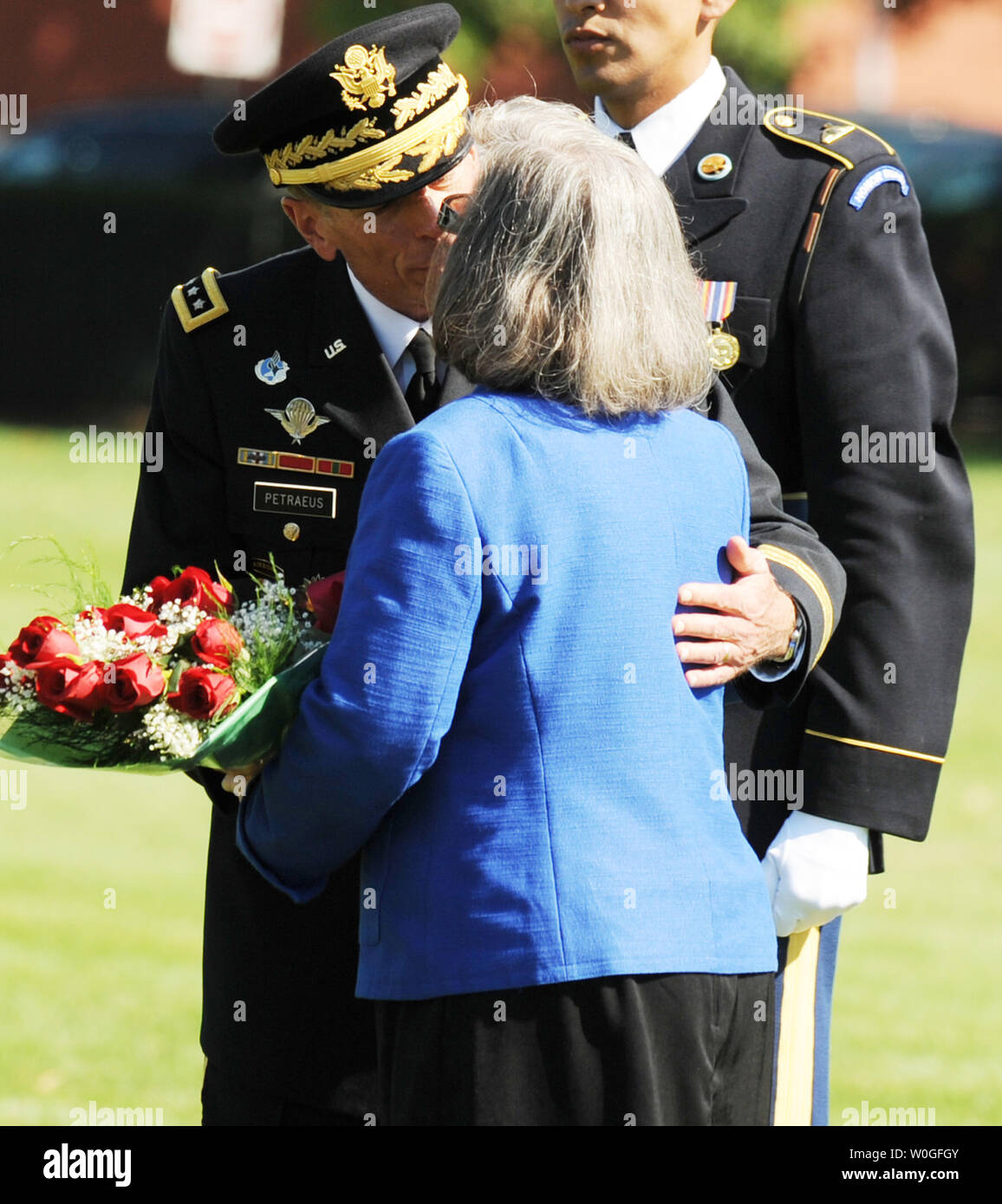 David petraeus wife hi-res stock photography and images - Alamy