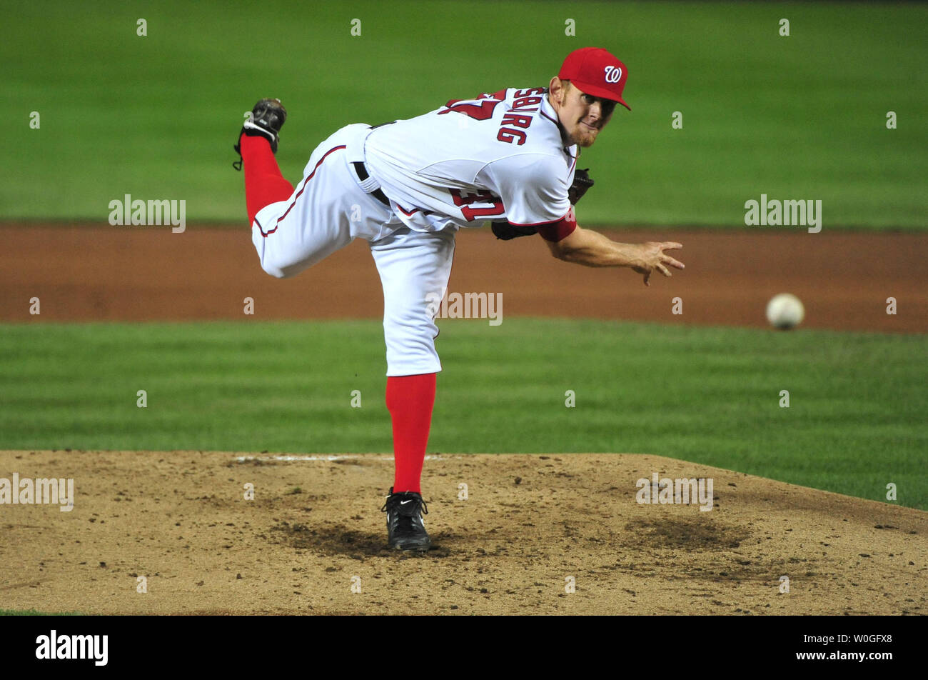Washington Nationals pitcher Stephen Strasburg pitches against the Los ...