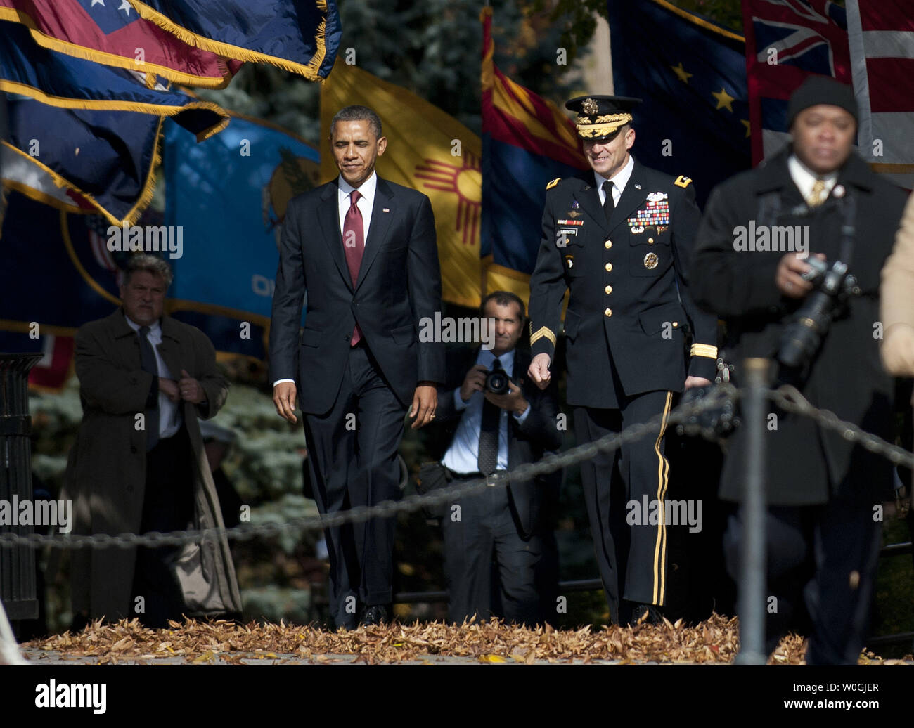 President Barack Obama and Major General Michael S. Linnington ...