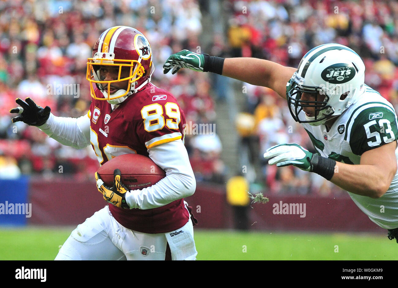 Washington Redskins wide receiver Santana Moss brings in a 7-yard pass ...