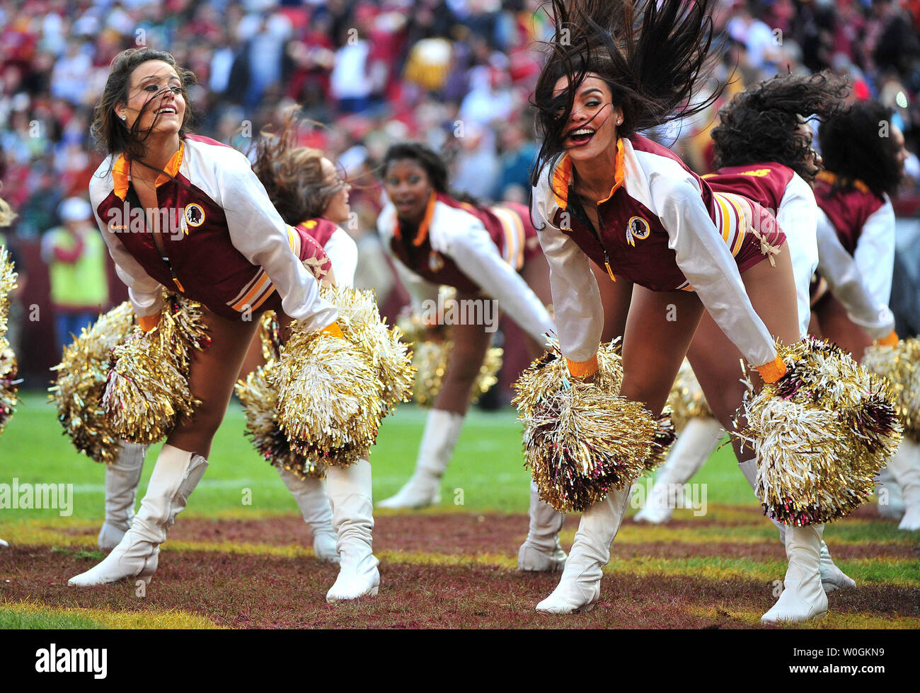 Redskins cheerleaders hi-res stock photography and images - Alamy