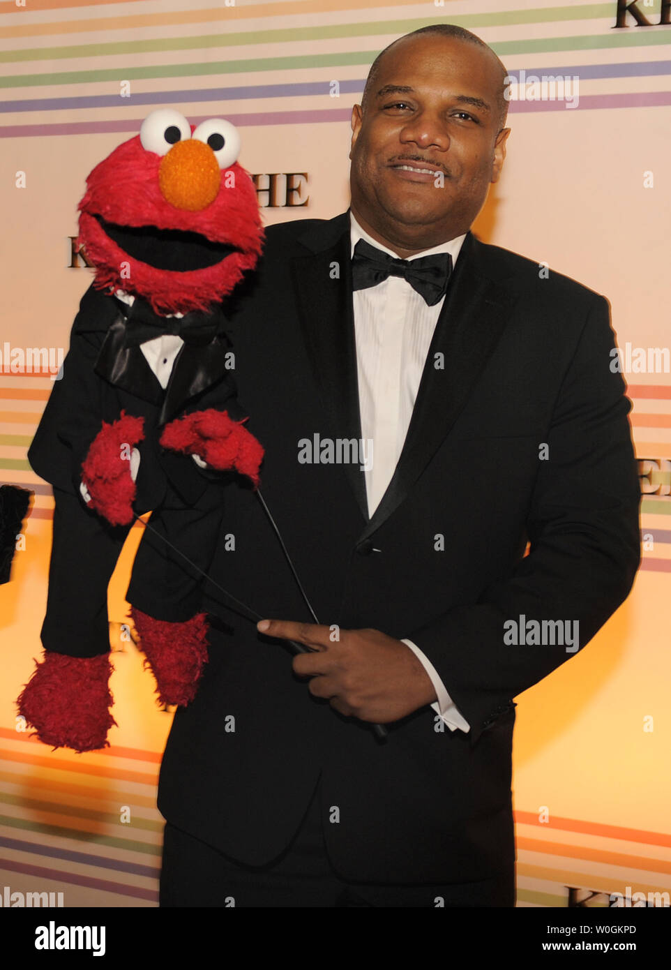 Elmo sesame street hi-res stock photography and images - Alamy
