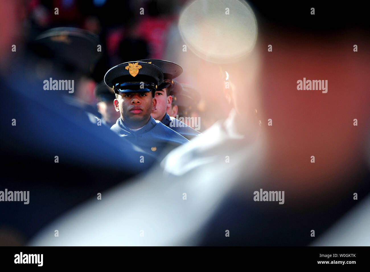 Army cadets line up hi-res stock photography and images - Alamy