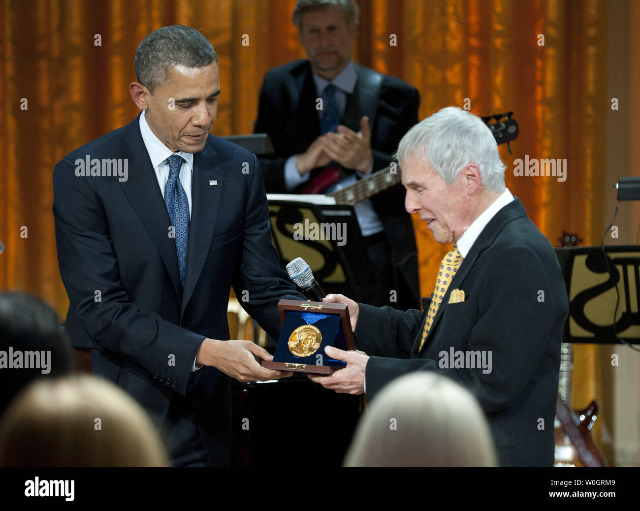 President Barack Obama awards a Gershwin Prize to legendary composer ...