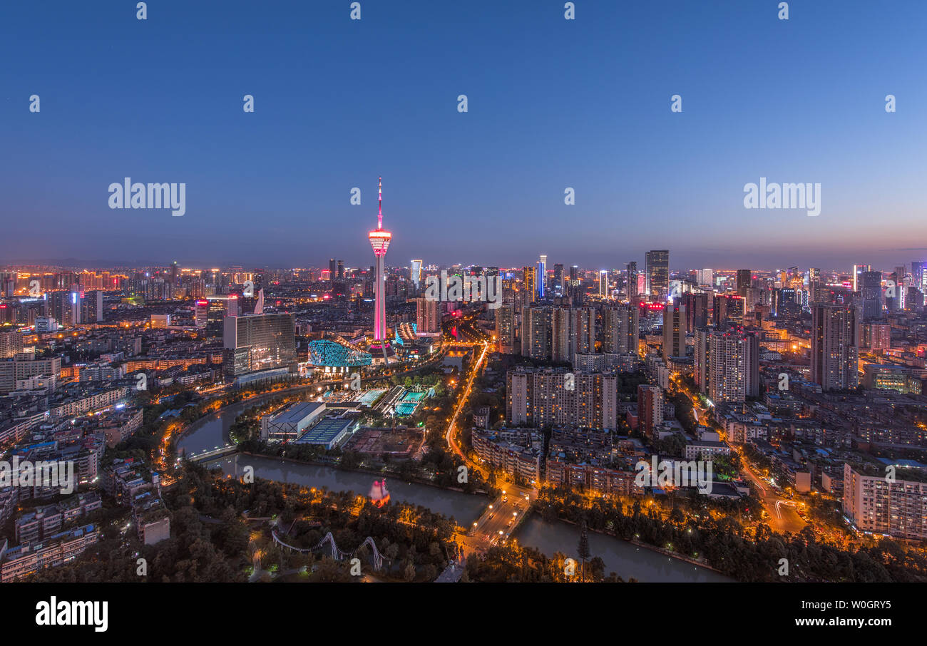 Chengdu road and night view lights hi-res stock photography and images ...