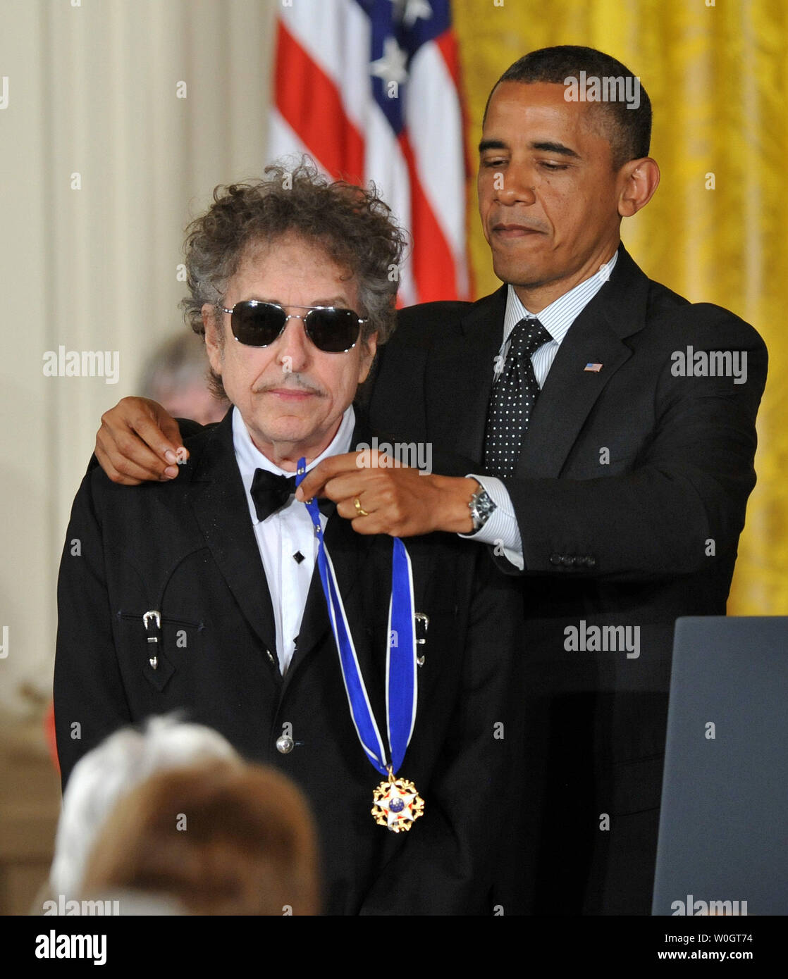 President Barack Obama awards the the Presidential Medal of Freedom to ...
