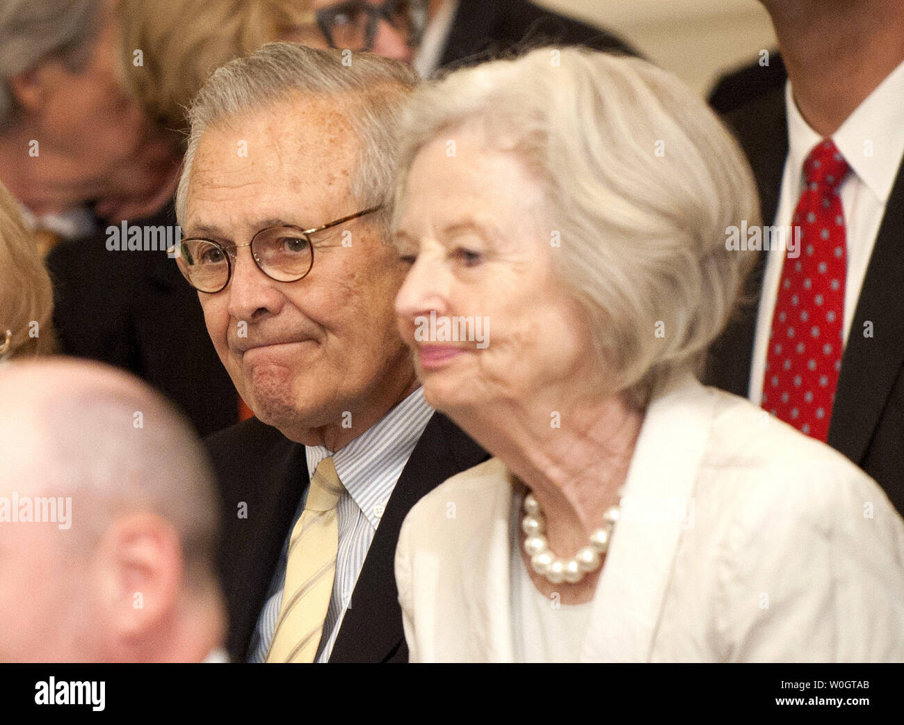 Bush attends unveiling hi-res stock photography and images - Alamy