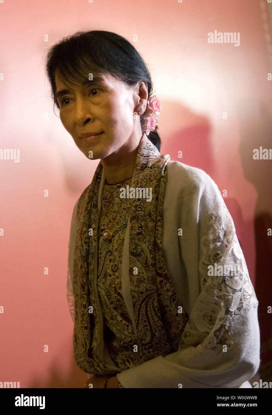 Burmese activist daw aung san suu kyi hi-res stock photography and ...
