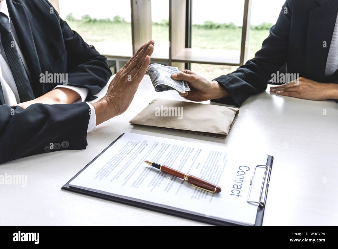 Refuse bribe hi-res stock photography and images - Alamy