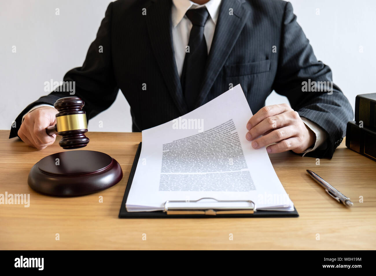 Justice law judiciary magistrates hi-res stock photography and images ...