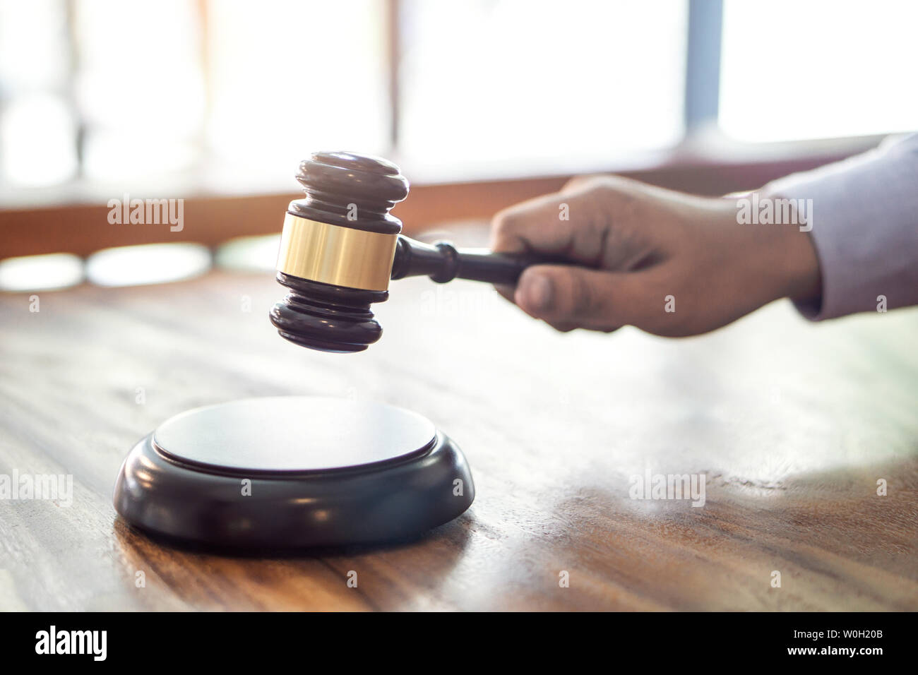 Gavel in court law hi-res stock photography and images - Alamy