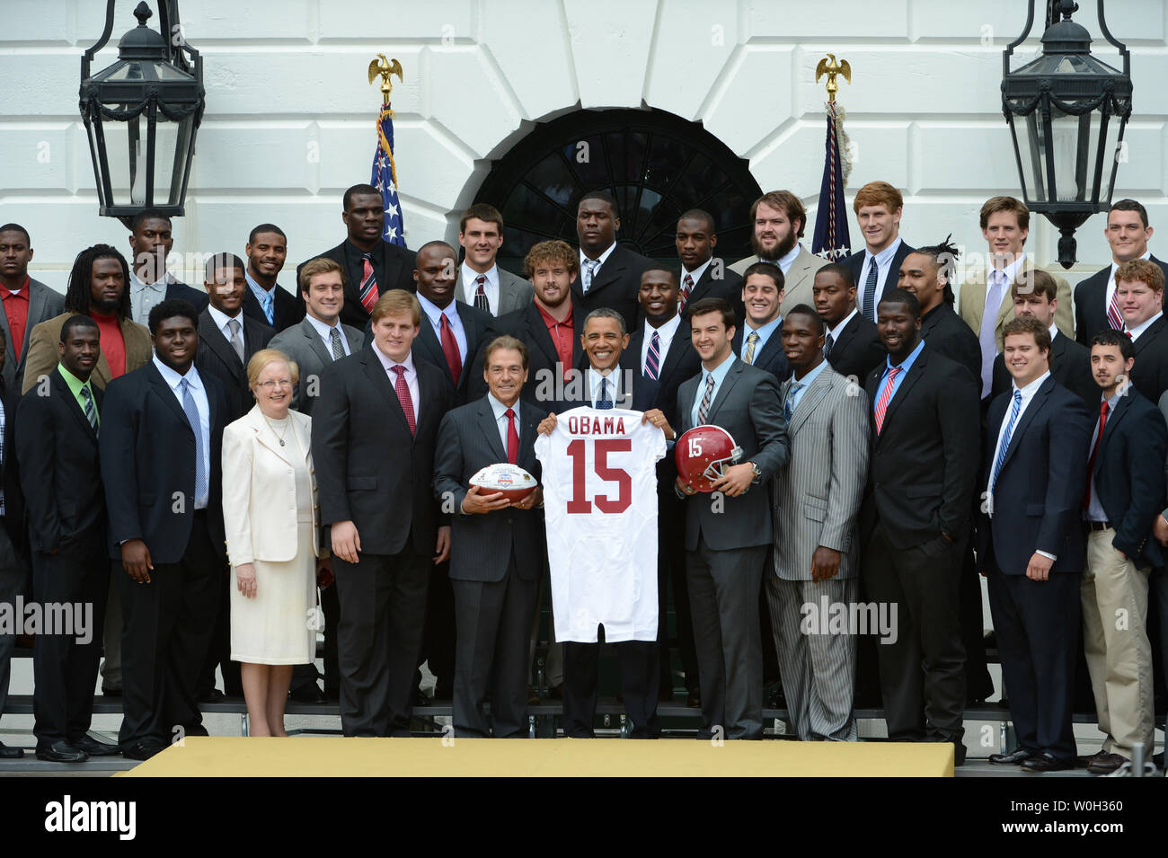 College football entire team hi-res stock photography and images - Alamy