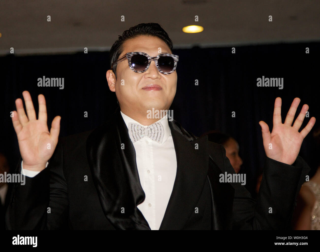 South Korean rapper PSY arrives on the red carpet at the White House ...
