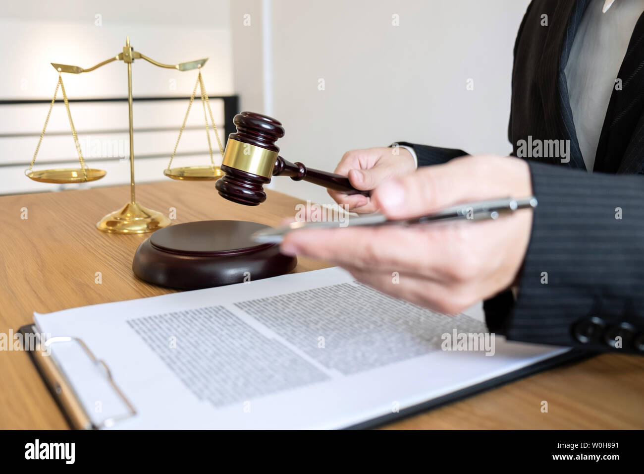 Gavel and documents hi-res stock photography and images - Alamy