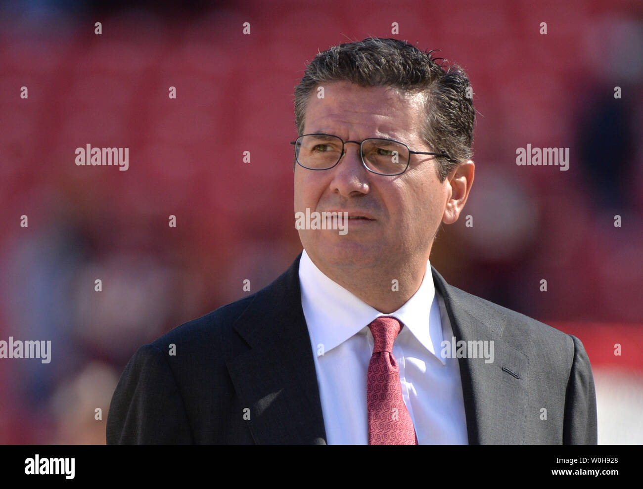 Redskins owner hi-res stock photography and images - Alamy